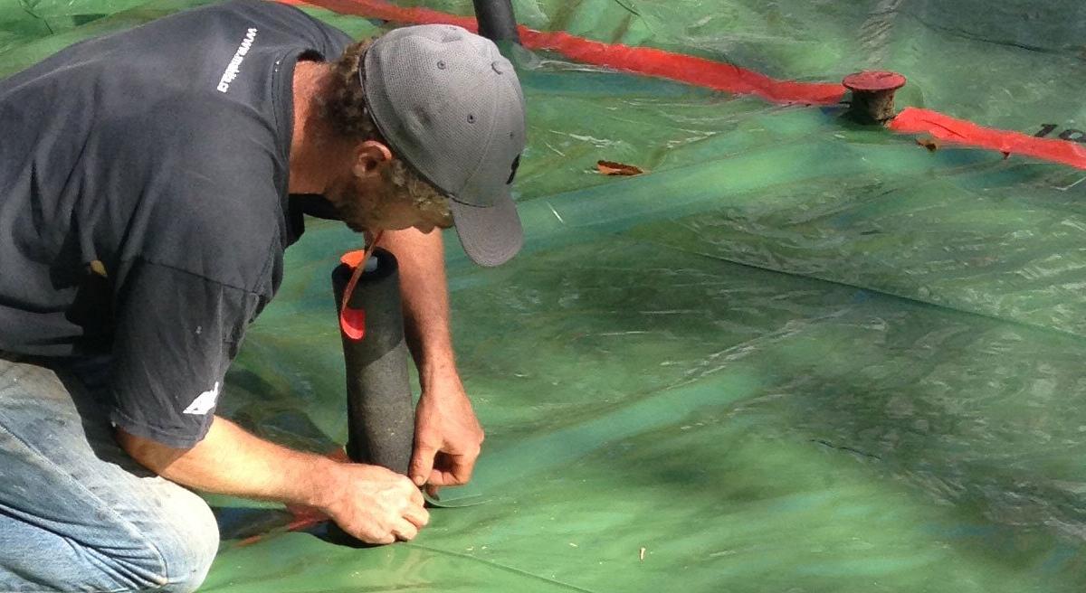 Installing a radon barrier below slab floor - Ecohome
