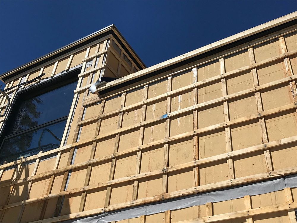STEICO Universal wood fiber insulation boards with itegrated weather ...