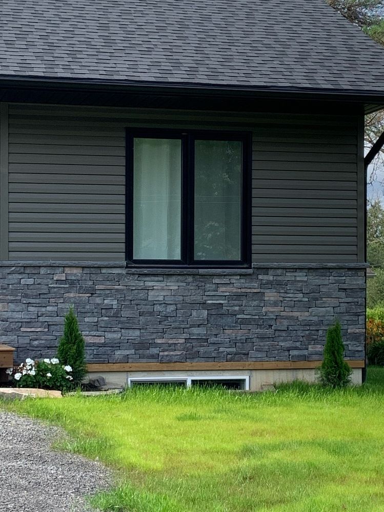 Brick & Stone Cladding Rosseau Ledgestone by Lake Side Stone - Ecohome