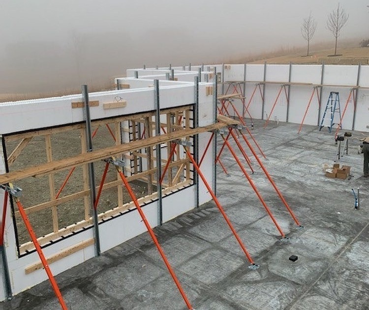 Fox block ICF with Plumwall Bracing - Ecohome
