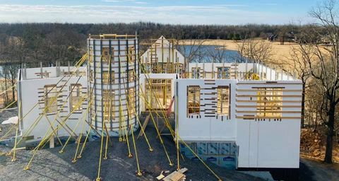 Residential ICF Home with Tall Walls and Many Corners - Ecohome