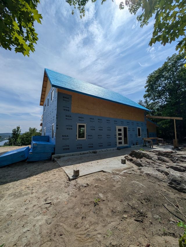 Passive House Cottage in Alcove, QC - Ecohome