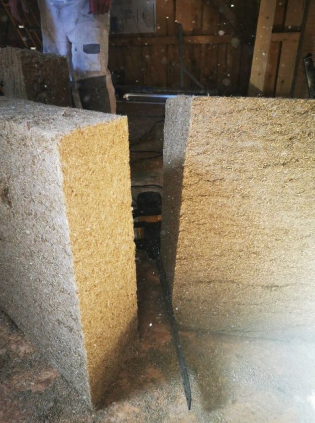 Grass insulation installation in roofs - Ecohome