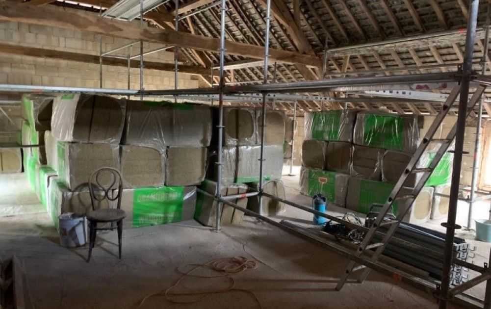 Grass insulation installation in roofs - Ecohome